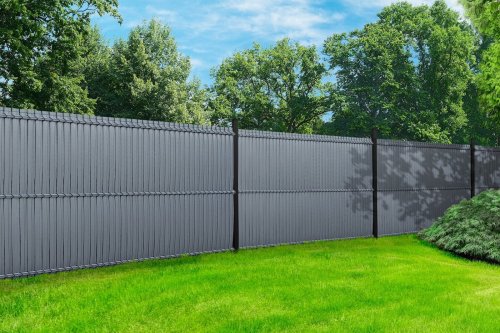 Osłona na płot panelowy - proste w montażu i wyglądające świetnie!
